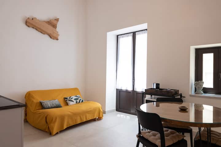 Collegiata Apartment - Parking Included - Catane