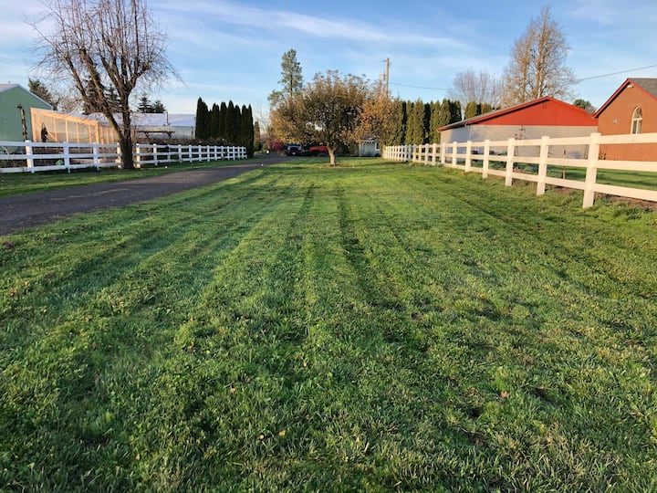 Hobby Farm House - Harrisburg, OR