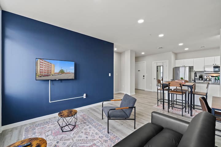 Artsy 1 Bed 1 Bath Apt 53 - Richmond, VA