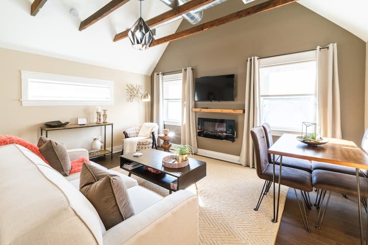 Historic + Modern Downtown 1 Bedroom (Unit #3) - Charlottetown