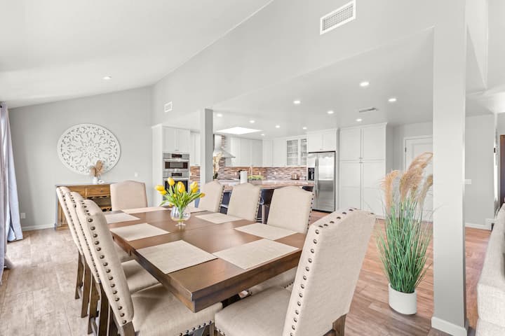 136 - Valencia Stay | Magic Mtn + World Cup - Santa Clarita, CA