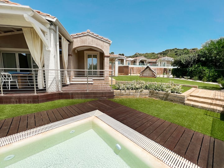 Aura Residence - Luna, Piscina, Tenda Legno - Costa Rei