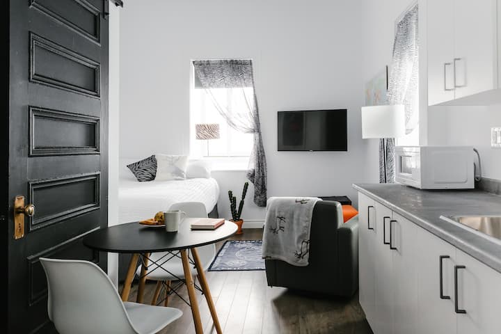 L'aventurier: Loft Moderne Au Coeur De La Ville - Matane