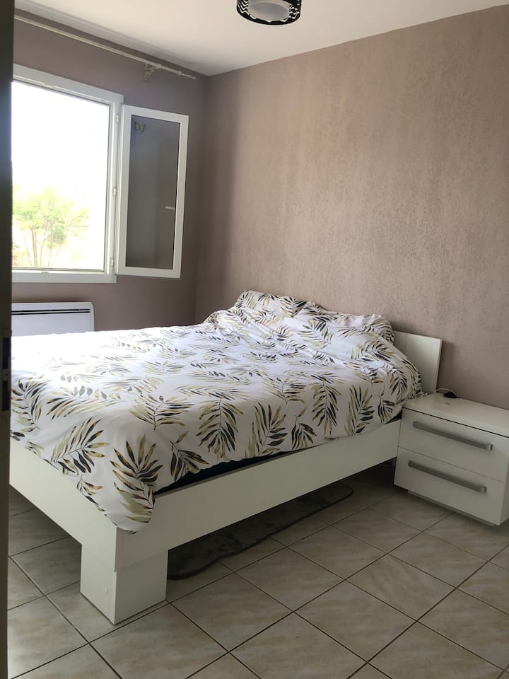 Maison Chaleureuse Au Pieds Des Montagnes - Banon