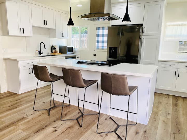 Rolando Retreat | Entire 2br San Diego Home W Yard - La Mesa, CA