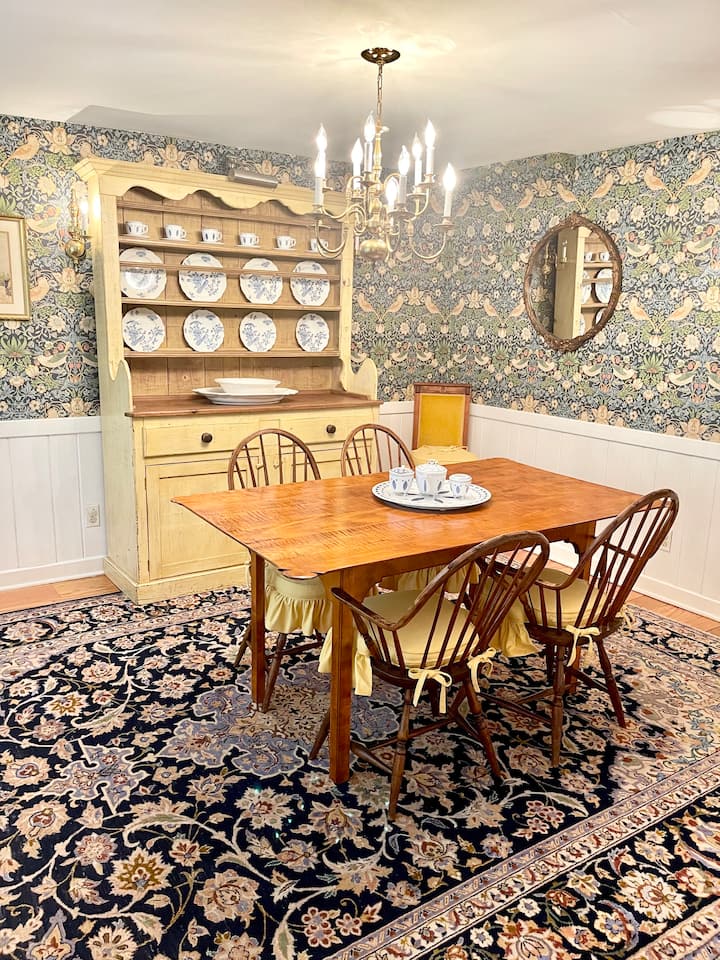Peaceful 4 Bedroom Historic Home With Office - New Canaan, CT