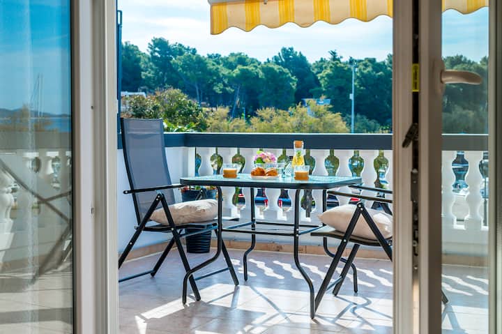 Dalmatiko- For Three, Central, At Beach, Parking - Vodice