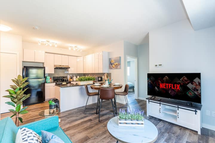 *Breakfast At Tiffany's*besttopfloor W A/c In Uofa - Edmonton