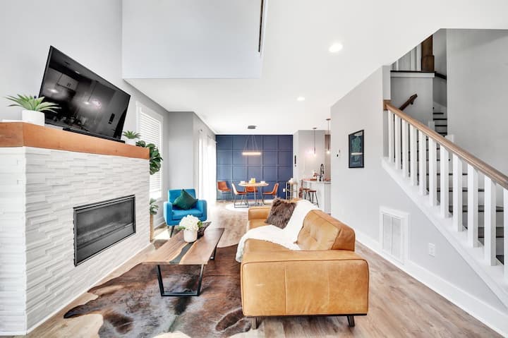Modern 5 Bdrm Uptown Home Perfect For Large Groups - Charlotte, NC