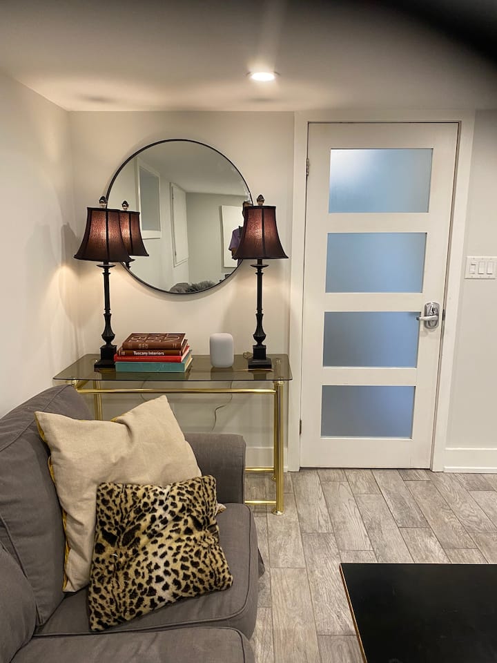 Private Guest Suite On Forested High Park Property - Toronto