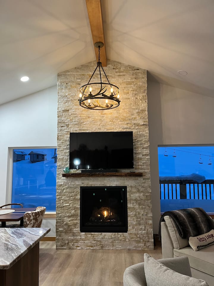 Onslope Luxury Modrustic 4bd/4ba(3 Ensuite) Hottub - Snoqualmie Pass, WA