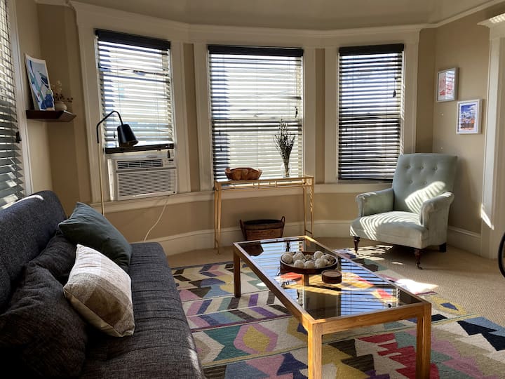 Beautiful And Spacious Apartment By The Lake - Alameda, CA