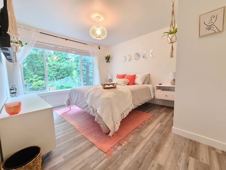 Creekside Escape | Relax, And Unwind - Marysville, WA