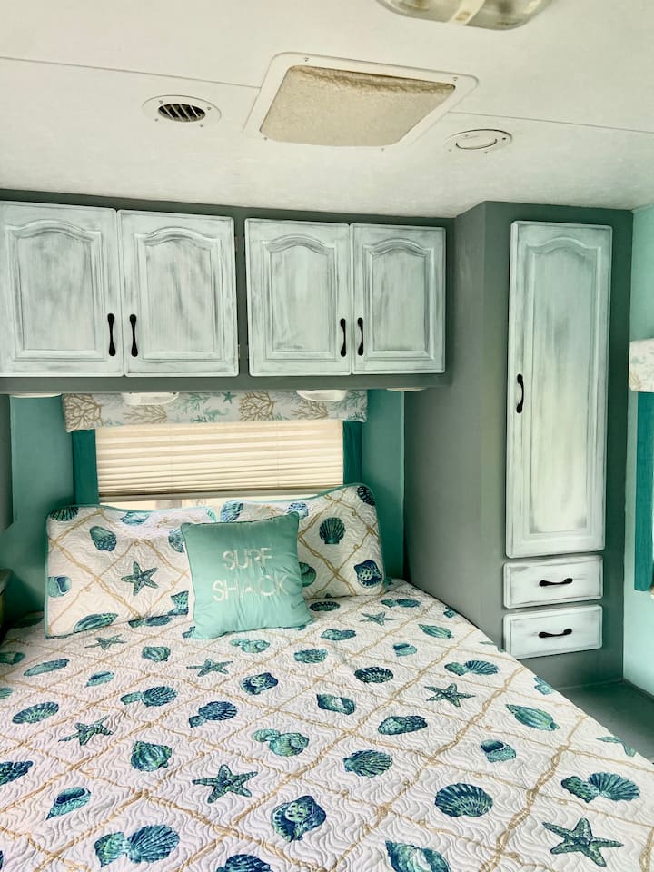 Meet Me At The Seaside Camper - Virginia Beach, VA
