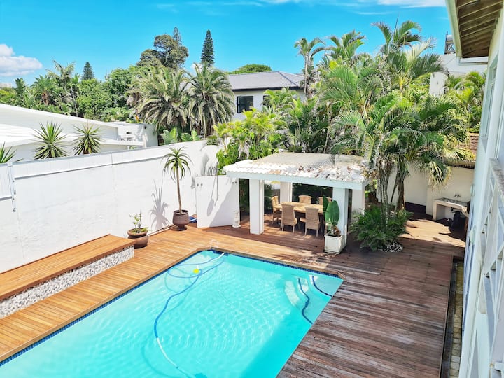 Spacious 4 Bedroom Beach House With Pool - Umhlanga