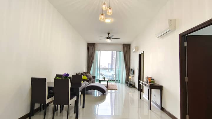 Cosy Condo2bed-jacuzzitub/infinitypool/gym/parking - Johor Bahru
