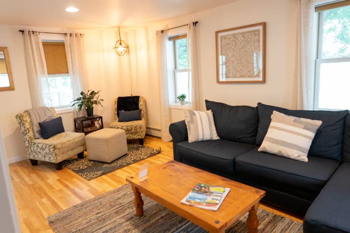 Charming Downtown Retreat In Burlington Vermont - Burlington, VT