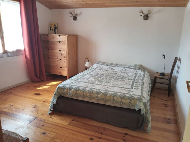 Gard, Une Chambre Dans Une Maison Pierre Et Bois - Saint-Ambroix