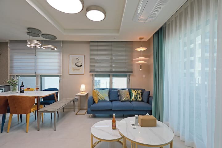 [Elmomento Osiria]#기장#롯데월드#32평신축레지던스#퀸3#시몬스#1-706 - Busan