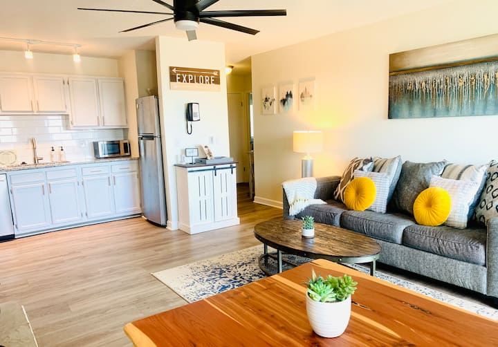 Riley's Retreat Resort Pool/hottub/ski/board/sled! - Beech Mountain, NC