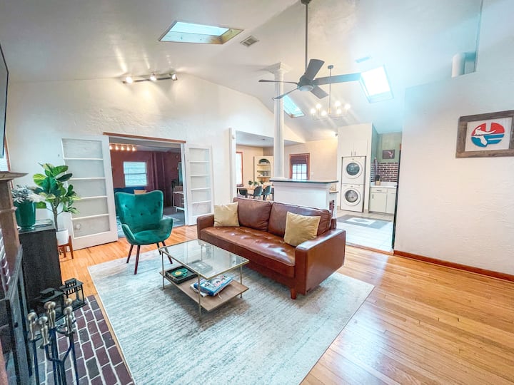 The Orange Bungalow - Uf's Closest Airbnb House - Gainesville, FL