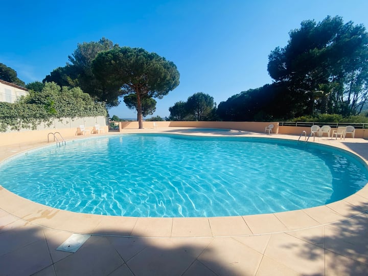 Appartement Climatisé Dans Résidence Avec Piscine - Sainte-Maxime