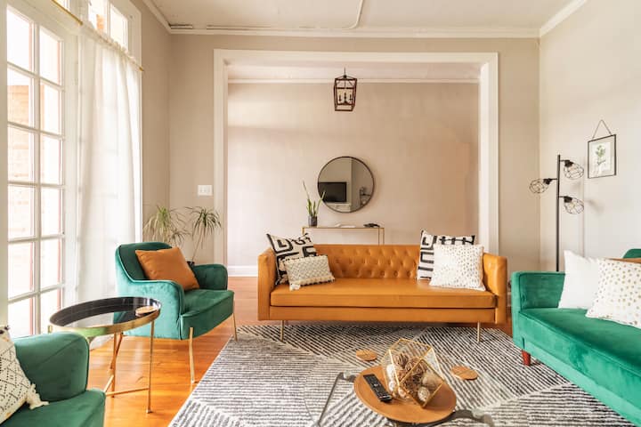 Insta-worthy 2bd/1ba Apt Steps From Downtown! - Danville, VA