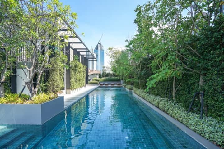 Modern 2br •Walk To Bts Thong Lo/ekamai • Pool/gym - Bangkok