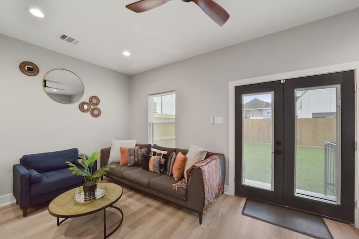 3bd George R Brown/nrg/med Ctr/stadiums/museums - Houston, TX