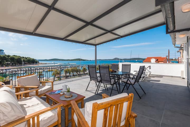 Dalmatiko-apt 4+1, Huge Terrace, Central, At Beach - Vodice