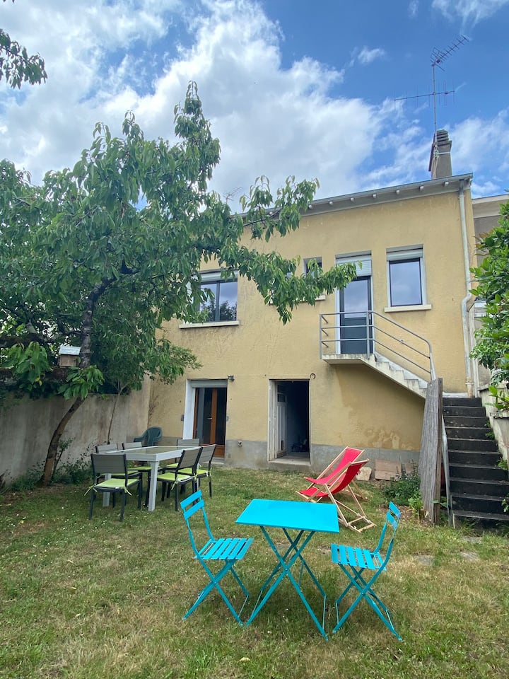 Studio Privé Dans Maison - ibis budget Gare de Poitiers