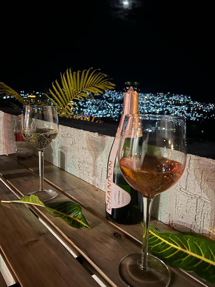 A Cozy 4-bedroomed Vacation Home With A City View. - Kigali