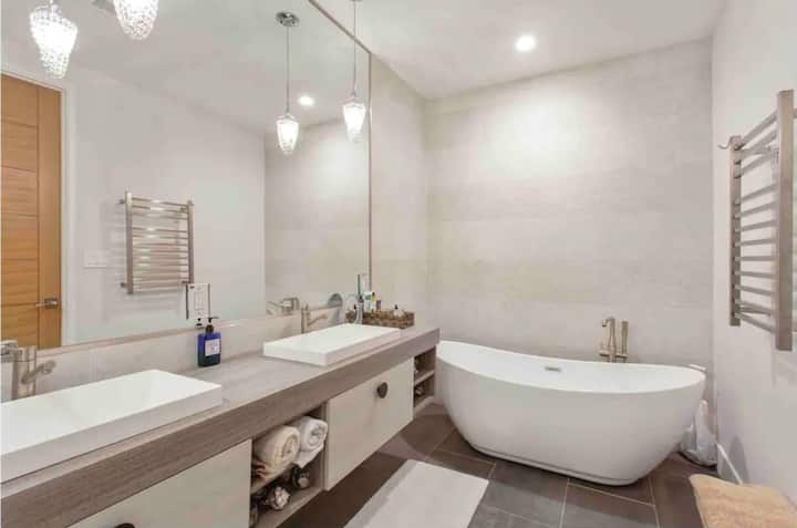 Luxurious Studio In The Heart Of The Mission - San Francisco, CA