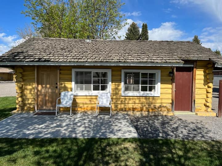 Ashton Historic Cabins: Cabin 8 - Ashton, ID