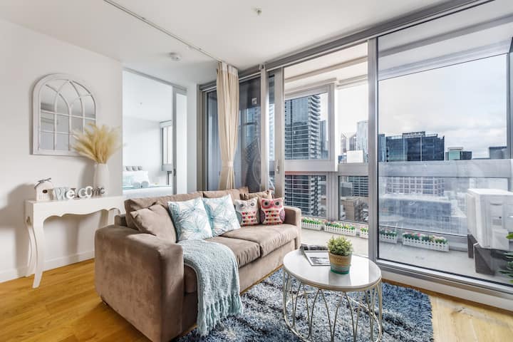 Rose Lane Retreat: Discover Melbourne City Charm - Melbourne