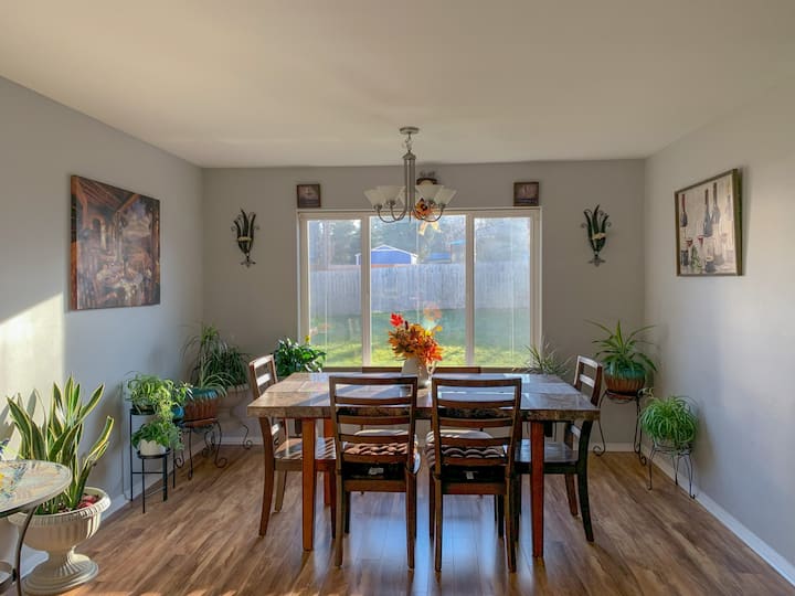 Green Oasis Getaway In Lovely Quiet Neighborhood - Anchorage, AK
