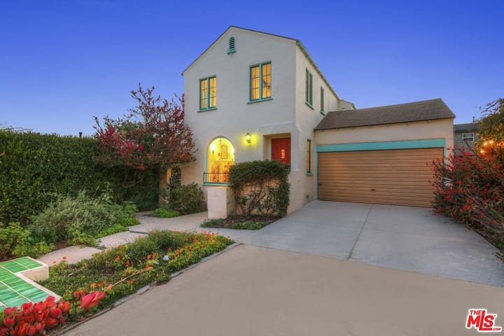 Private Oasis In Highland Park - Pasadena, CA