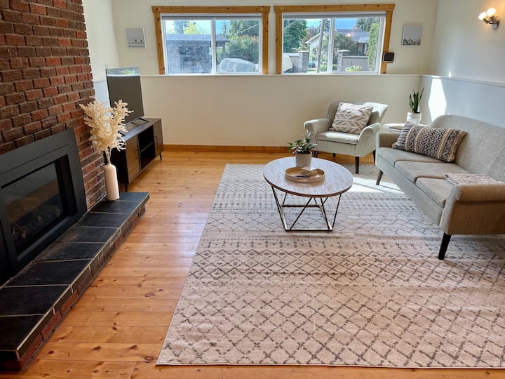 2 Bedroom Beach House Getaway, Walkable To Lake - Kelowna
