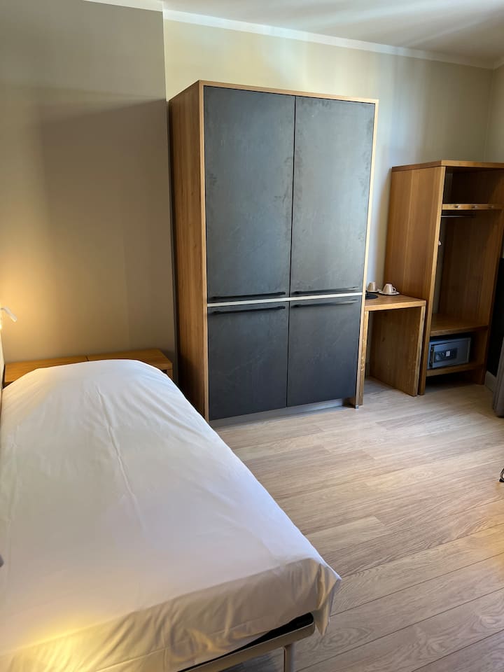 Single Basic Room With Kitchenette - Leuven