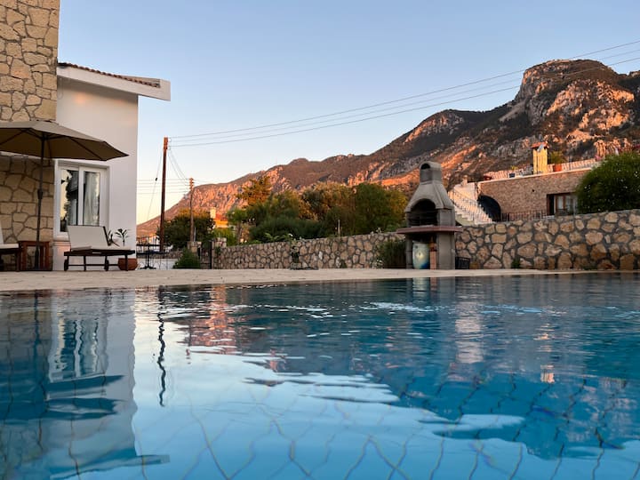 Spacious Detached Villa With Large Private Pool - Северный Кипр
