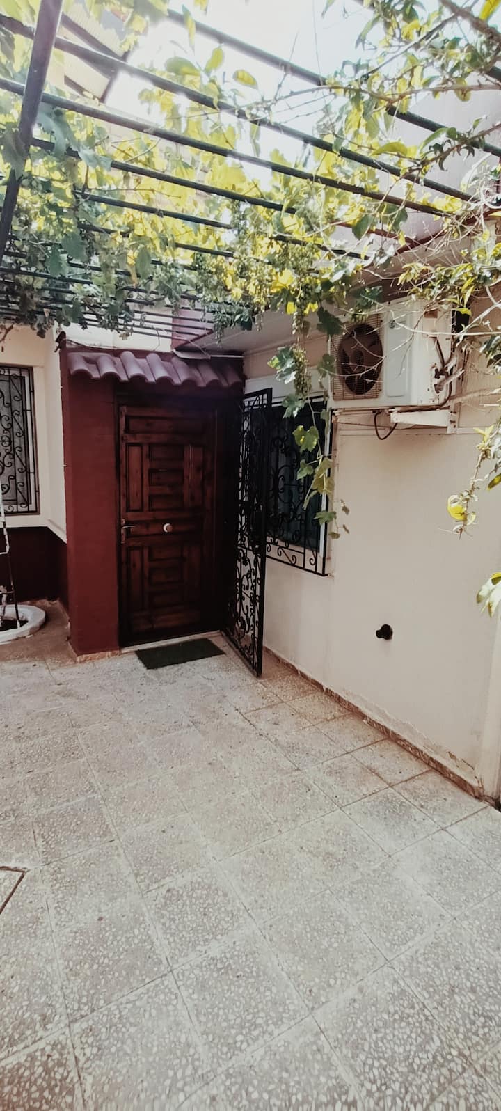 Chalet Acceuillant  Climatisé Avec Parking Gratuit - Skikda