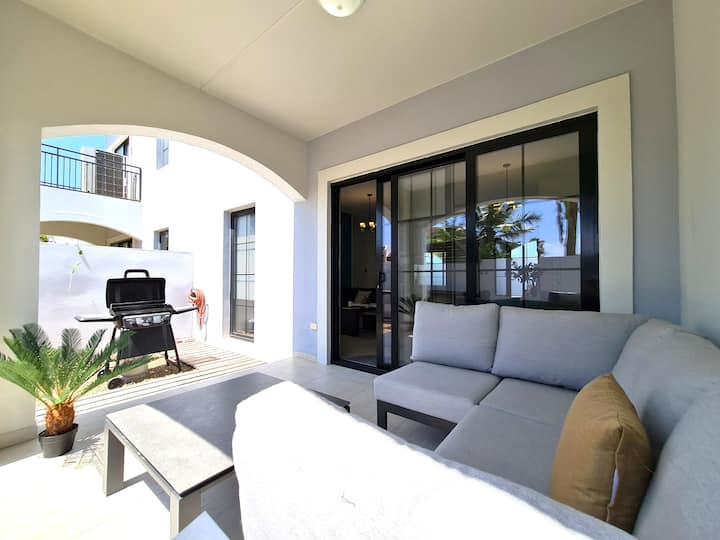 Luxury Tuscany Townhouse / Pool / Palm Beach - Aruba