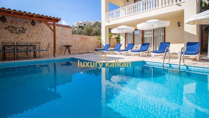 Geniş Aileye Uygun, Merkezi Konumda, Tatil Evi - Kalkan