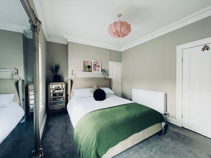 Bloom No.1 - Victorian Home In Excellent Location - Belfast