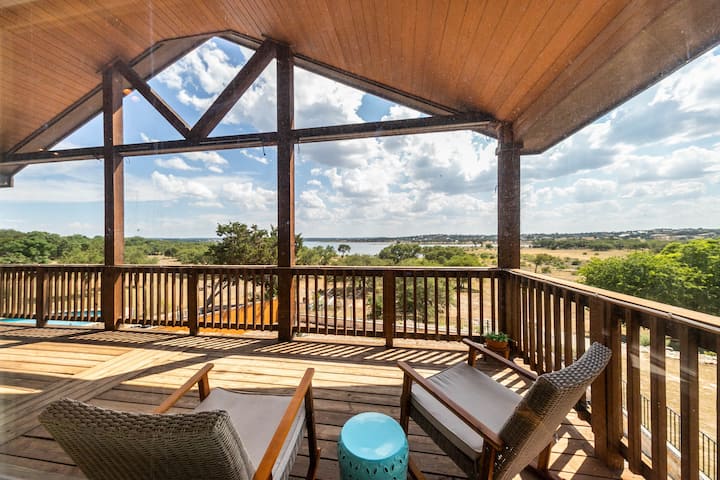 Beautiful Hill Country Lake Views, Fenced In Yard - Texas