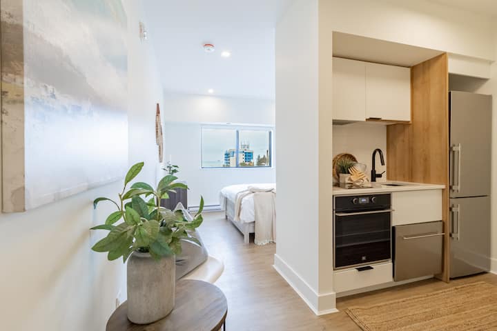 *Hot Tub* The Bend Condo - The Islander 304 - Grand Bend