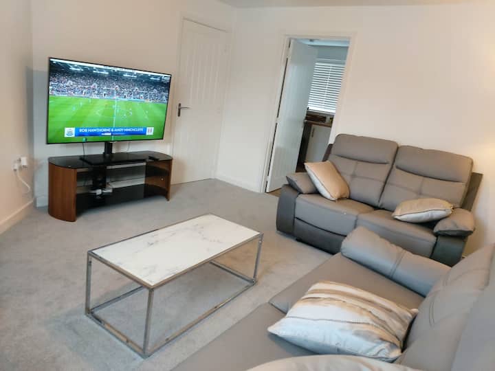 Modern 3 Bed House With Free Private Parking Rugby - Rugby