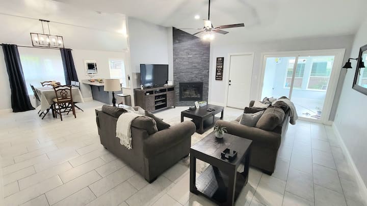 1 Bedroom And Bath In Newly Remodeled Home. - Fort Worth, TX