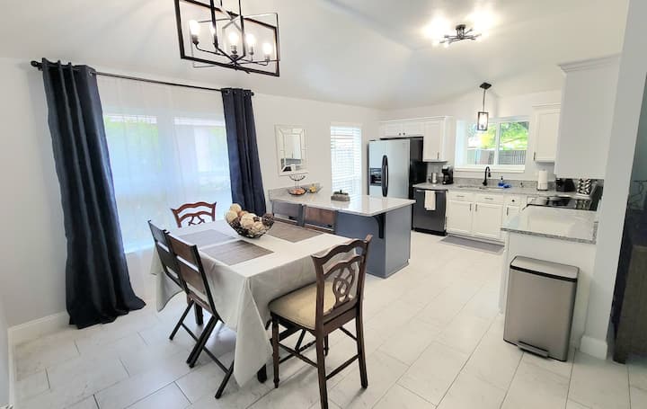 1 Bedroom And Bath In Newly Remodeled Home. - Fort Worth, TX