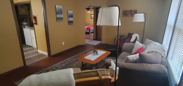 2 Bedroom Half Block From Campus, Near Downtown - Columbia, MO